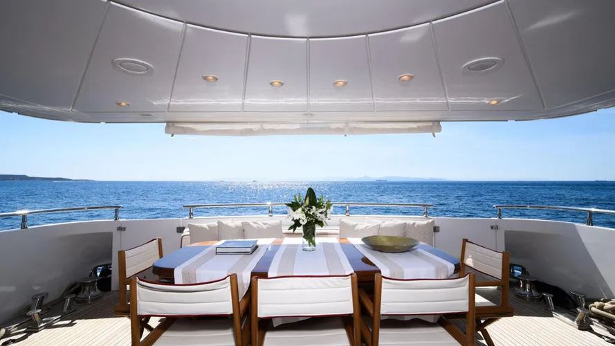 ZEN yacht for charter (Sanlorenzo, 26.8m, 2004)